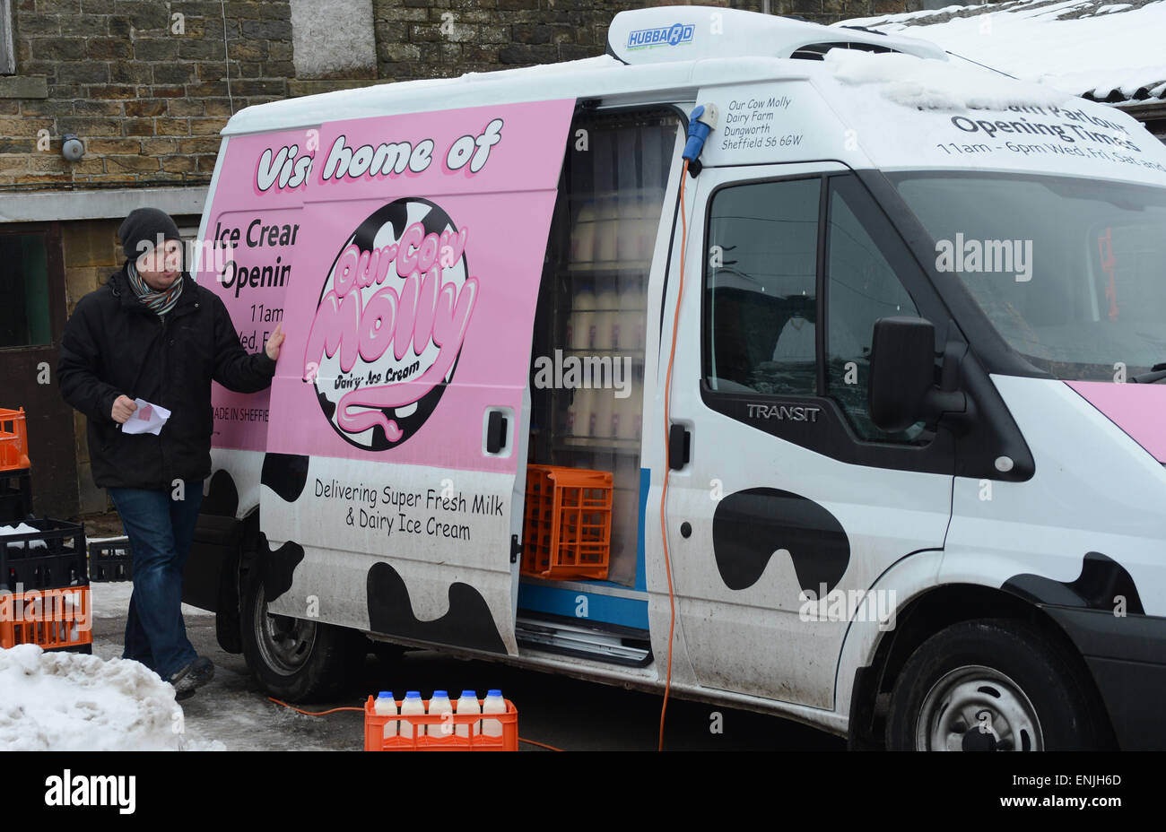 Loading up the delivery van Stock Photo - Alamy