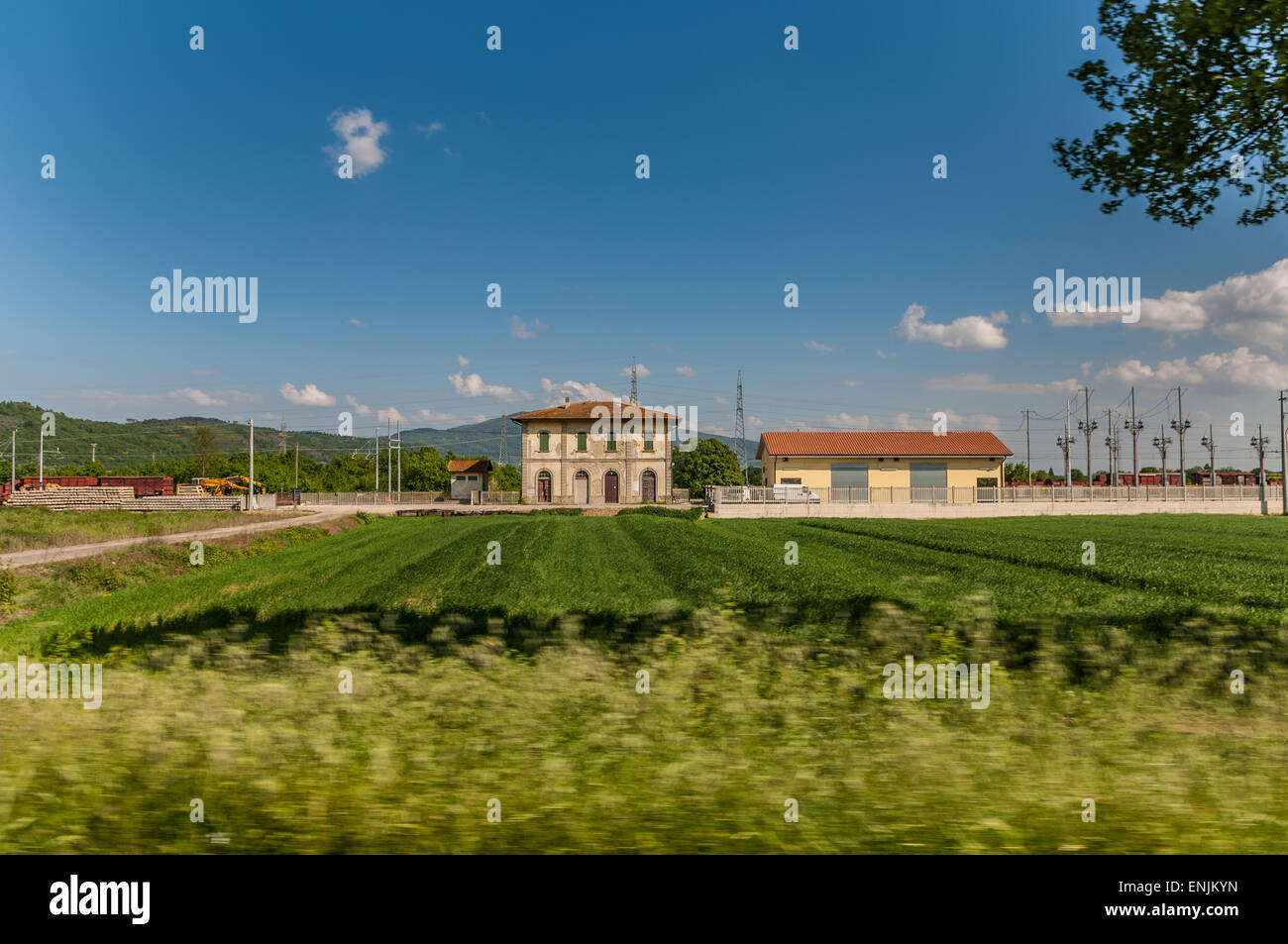 Rustic traditional Italian farm house surrounded by green fields Stock ...