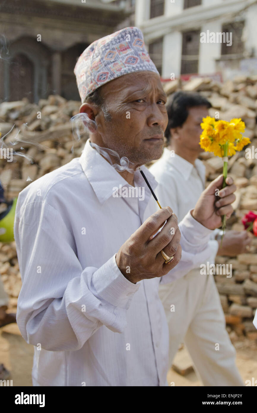 The queue for everest hi-res stock photography and images - Alamy