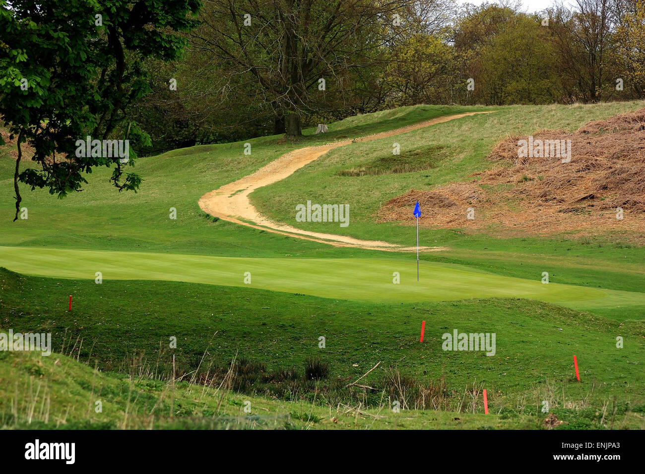 Path through the golf course in the beautiful Kent countryside Stock ...