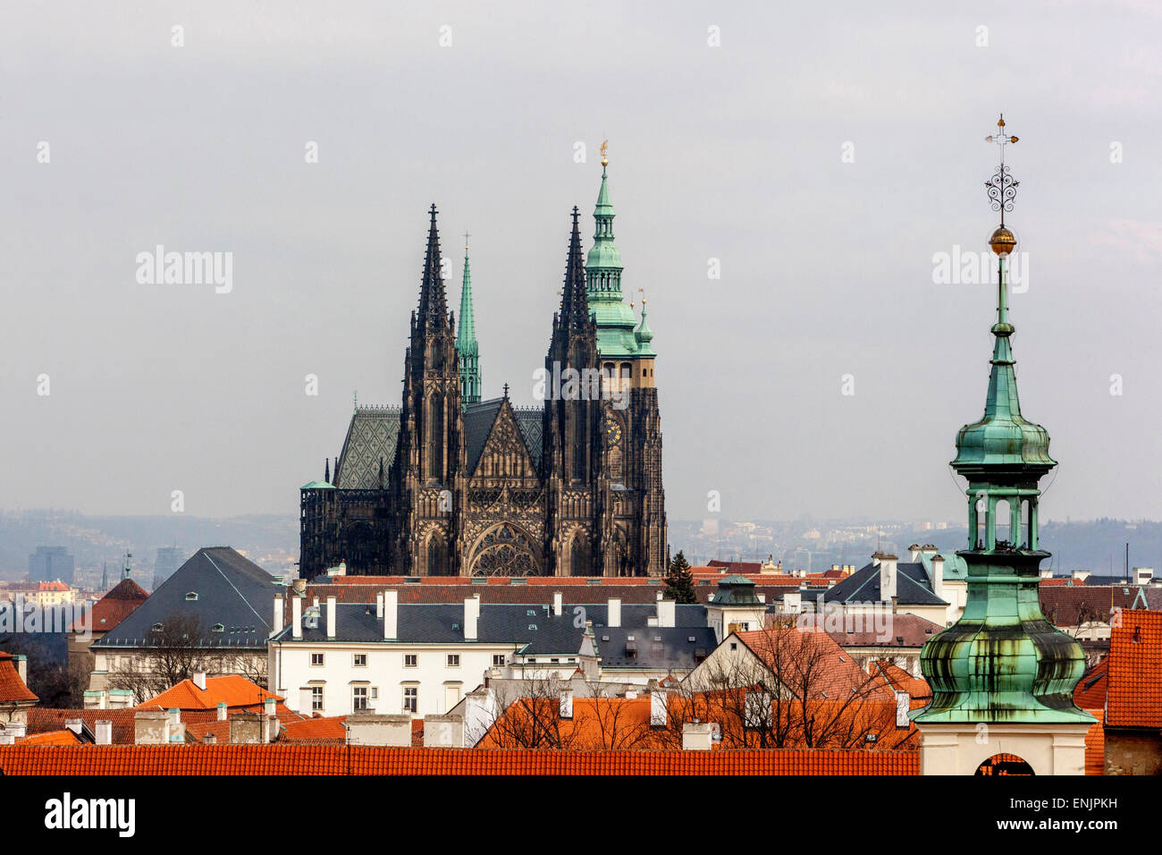 Prague castle view in hradcany panorama scene hi-res stock photography ...