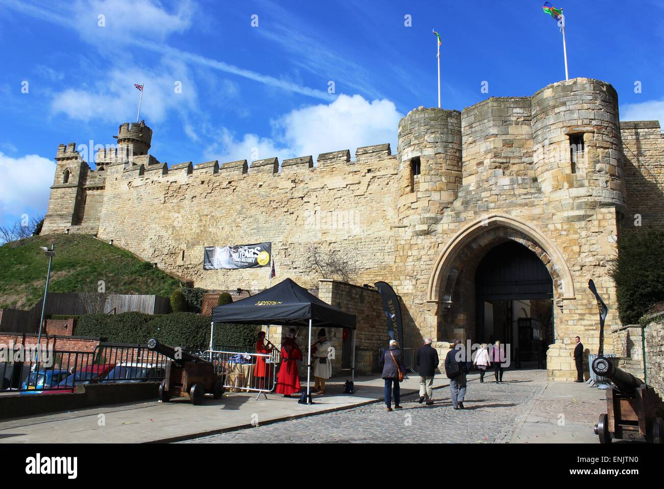 Entrance lincoln castle hi-res stock photography and images - Alamy