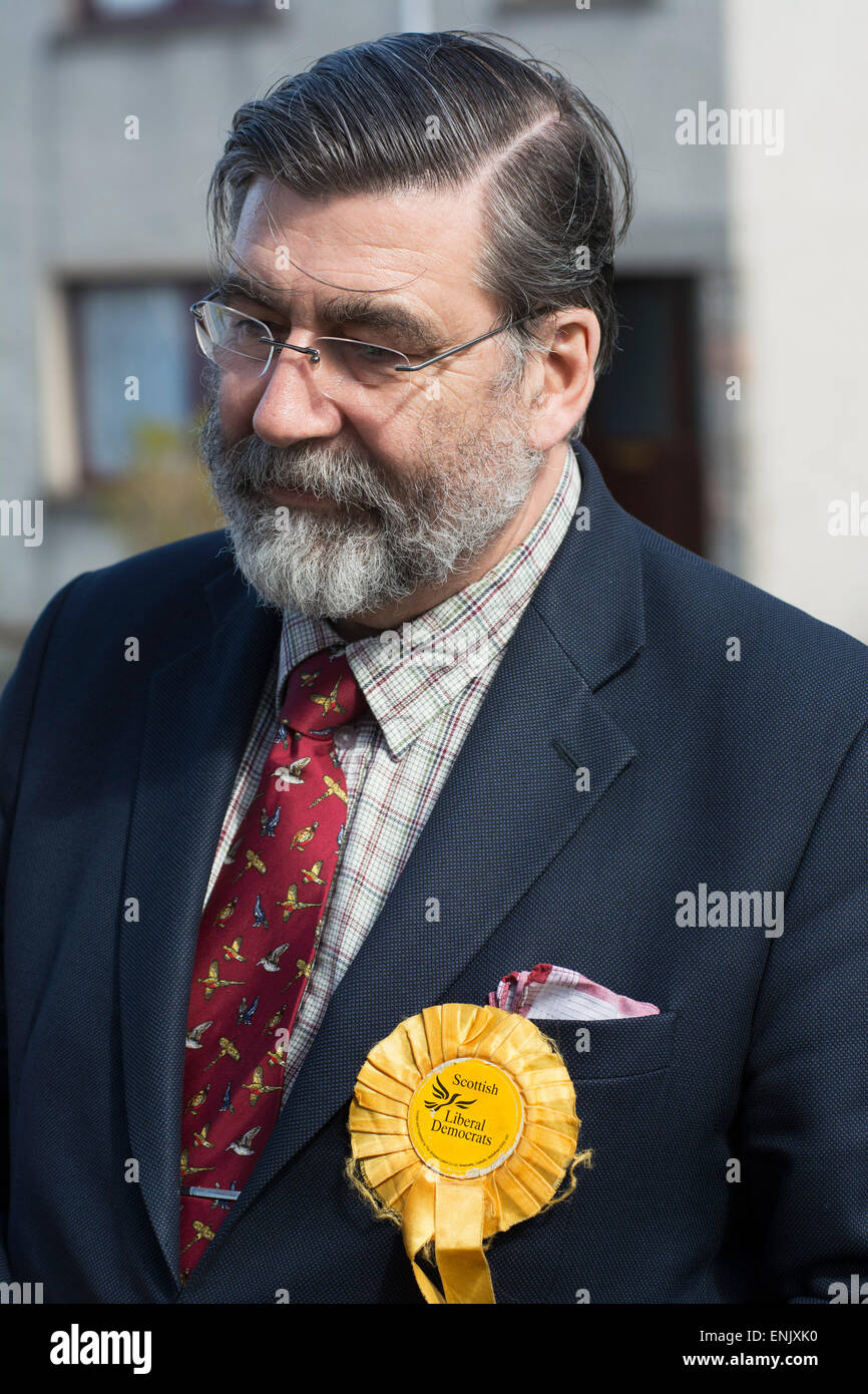 Viscount John Thurso on the 2015 campaign trail in Tain, Ross and ...