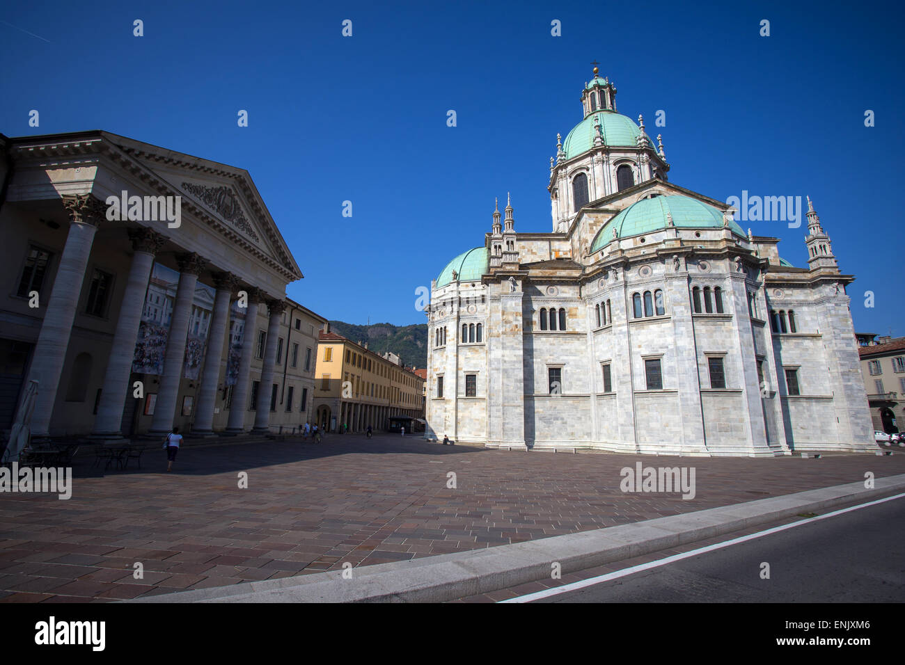 Medieval como cathedral on lake como hi-res stock photography and ...