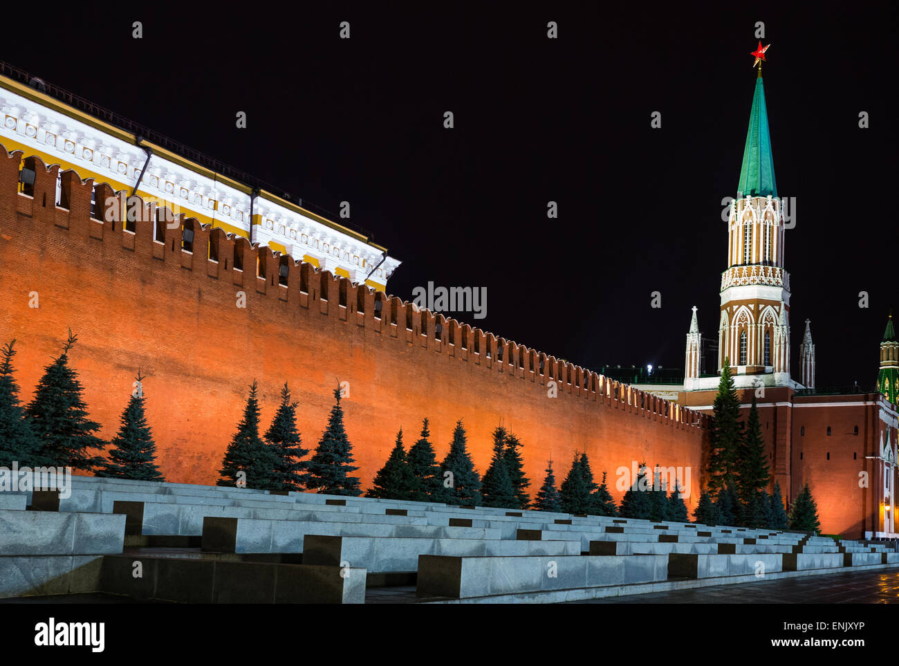 Russia, Moscow, Red Square, the Kremlin wall and the Nikolskaya tower ...