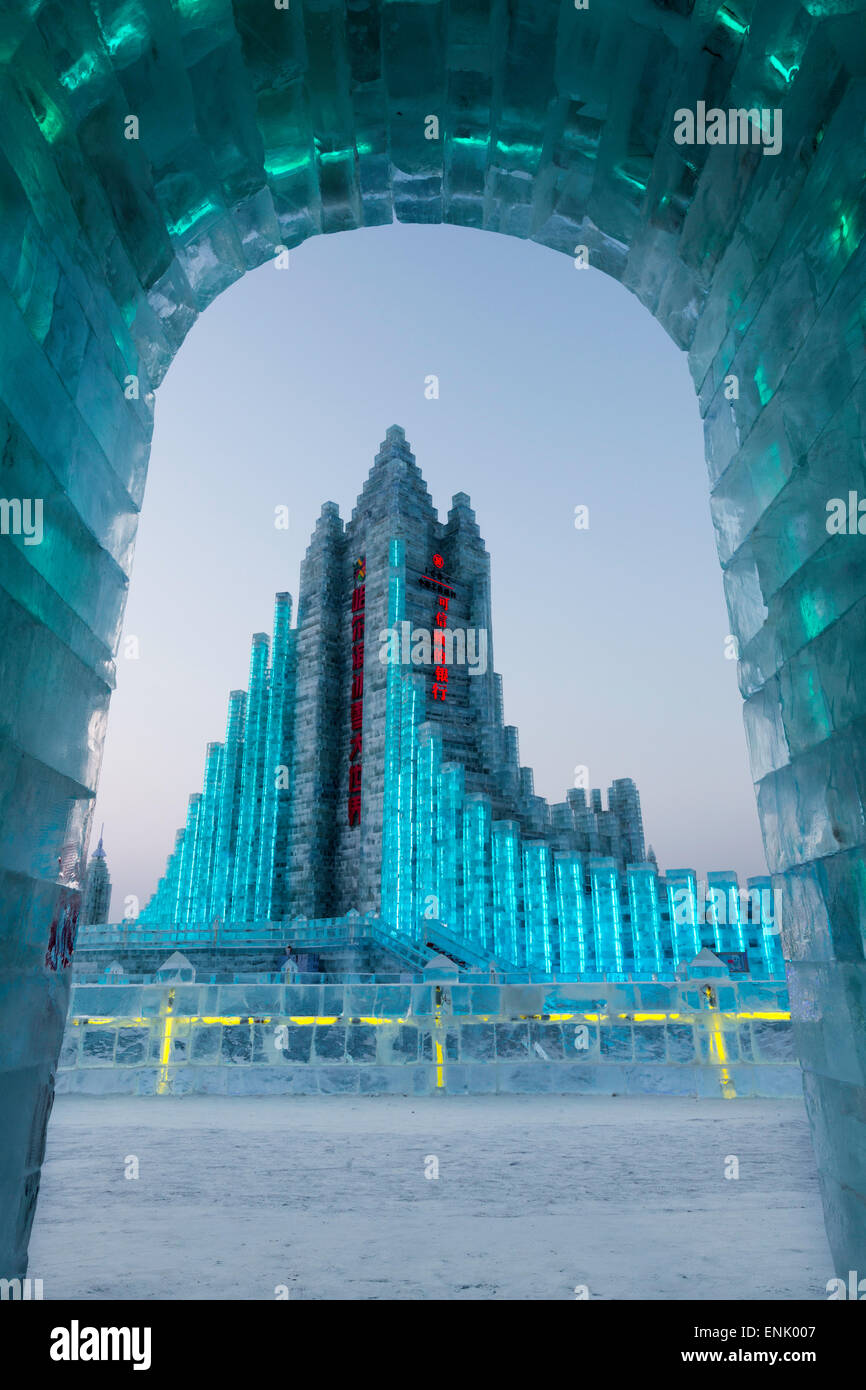 Spectacular illuminated ice sculptures at the Harbin Ice and Snow ...