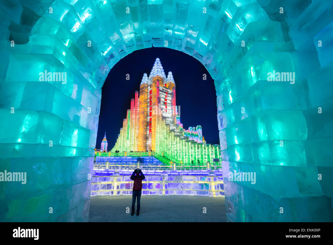 Spectacular illuminated ice sculptures at the Harbin Ice and Snow ...