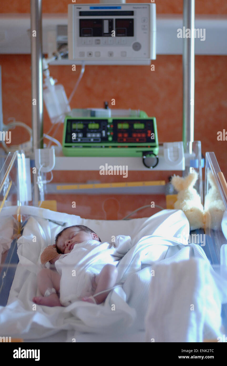New intensive care unit hi-res stock photography and images - Alamy