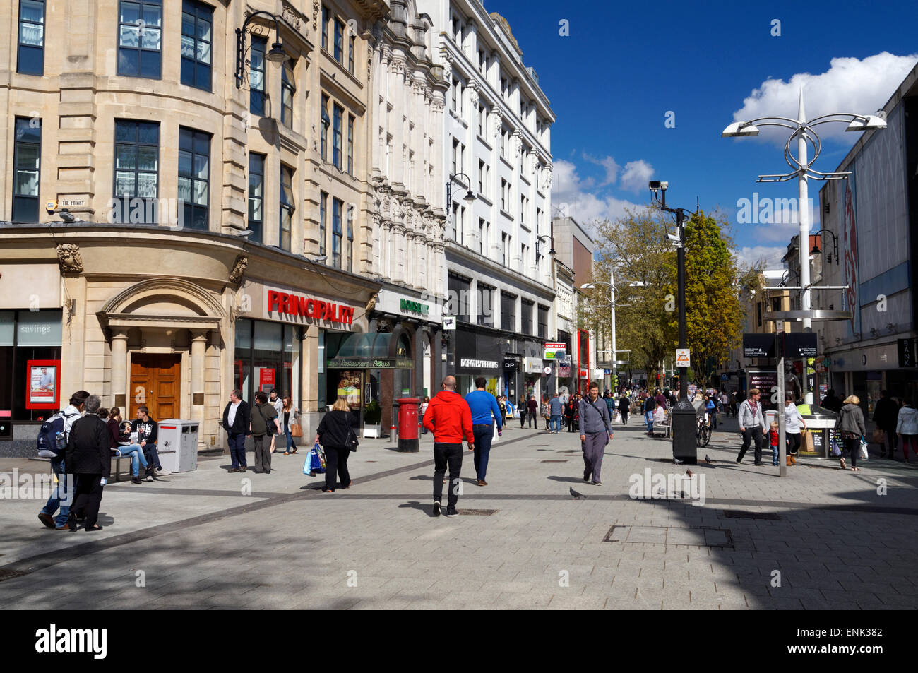 Shoppers on Queen Street, Cardiff City Centre, Wales Stock Photo - Alamy