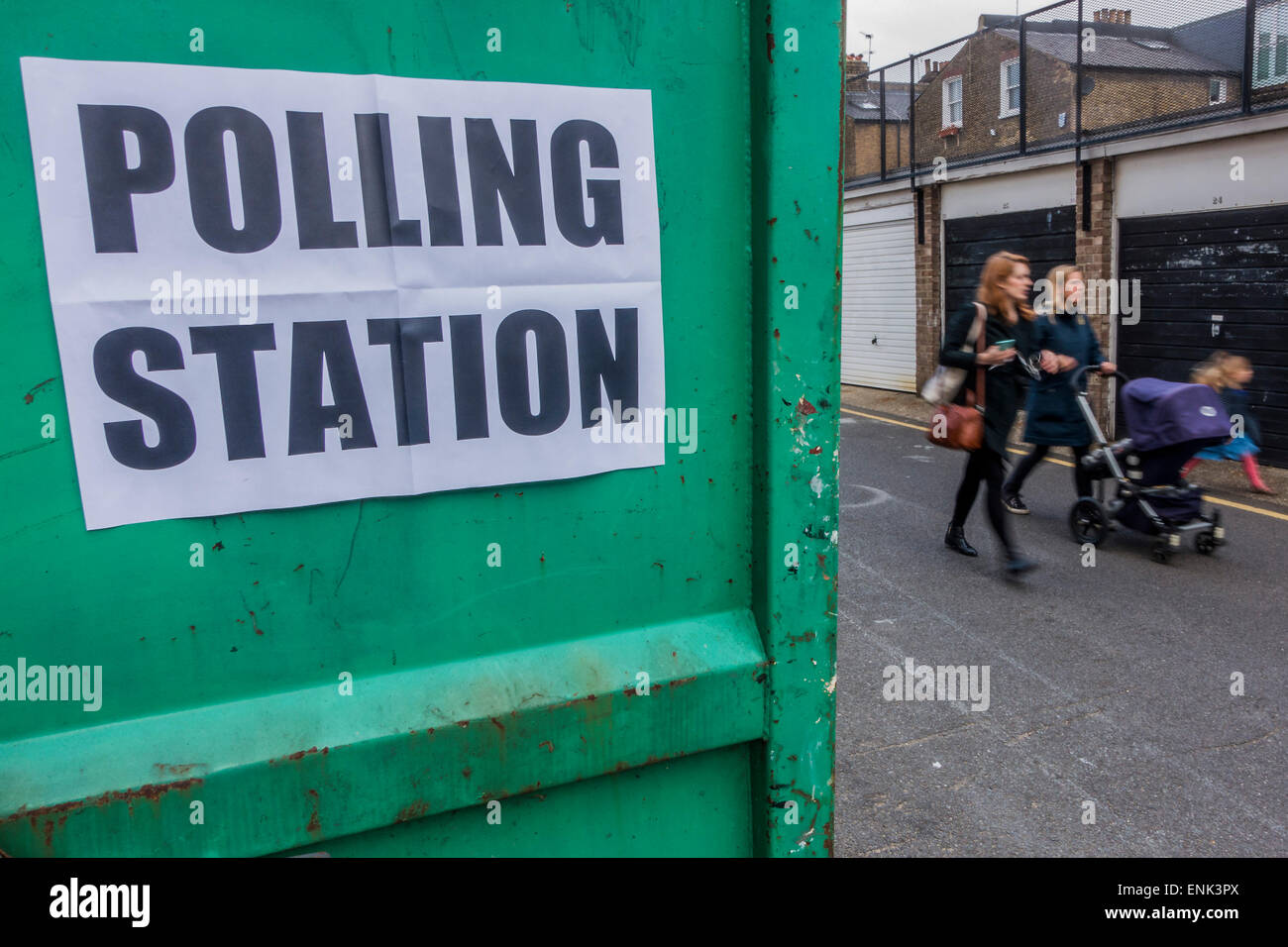 Children voting school hi-res stock photography and images - Alamy