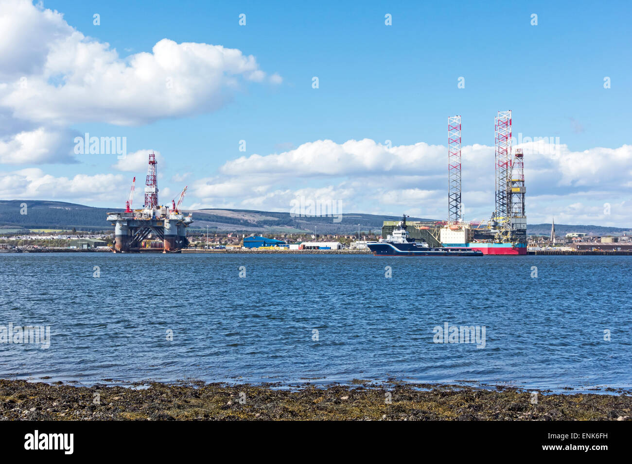 Rig Ocean Valiant, Highland Endurance & Maersk Resilient moored at ...