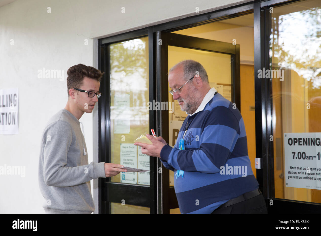 Entrance poll hi-res stock photography and images - Alamy