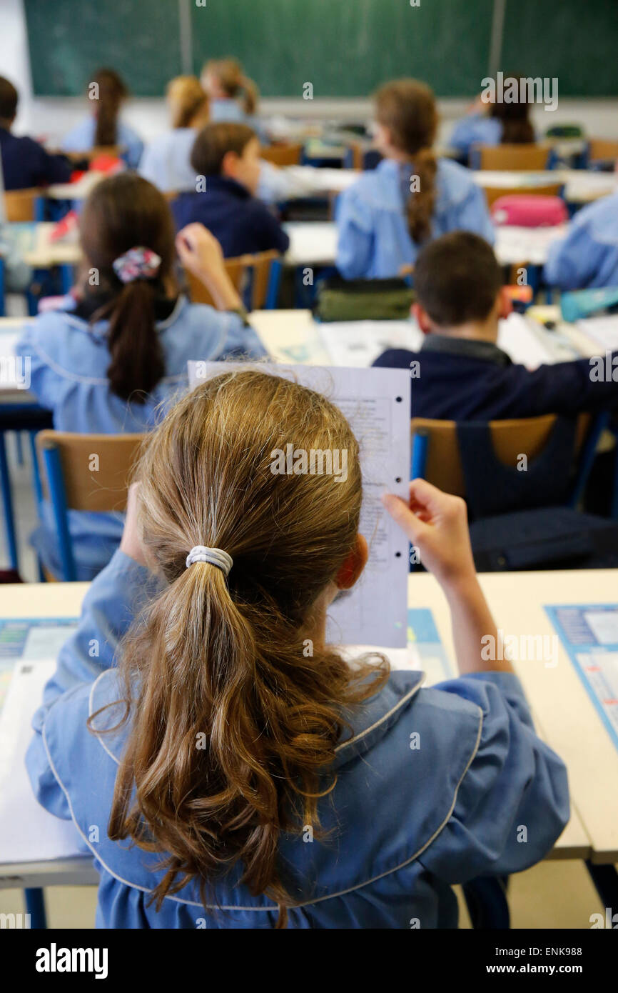 11 year old boy school uniform hi-res stock photography and images - Alamy