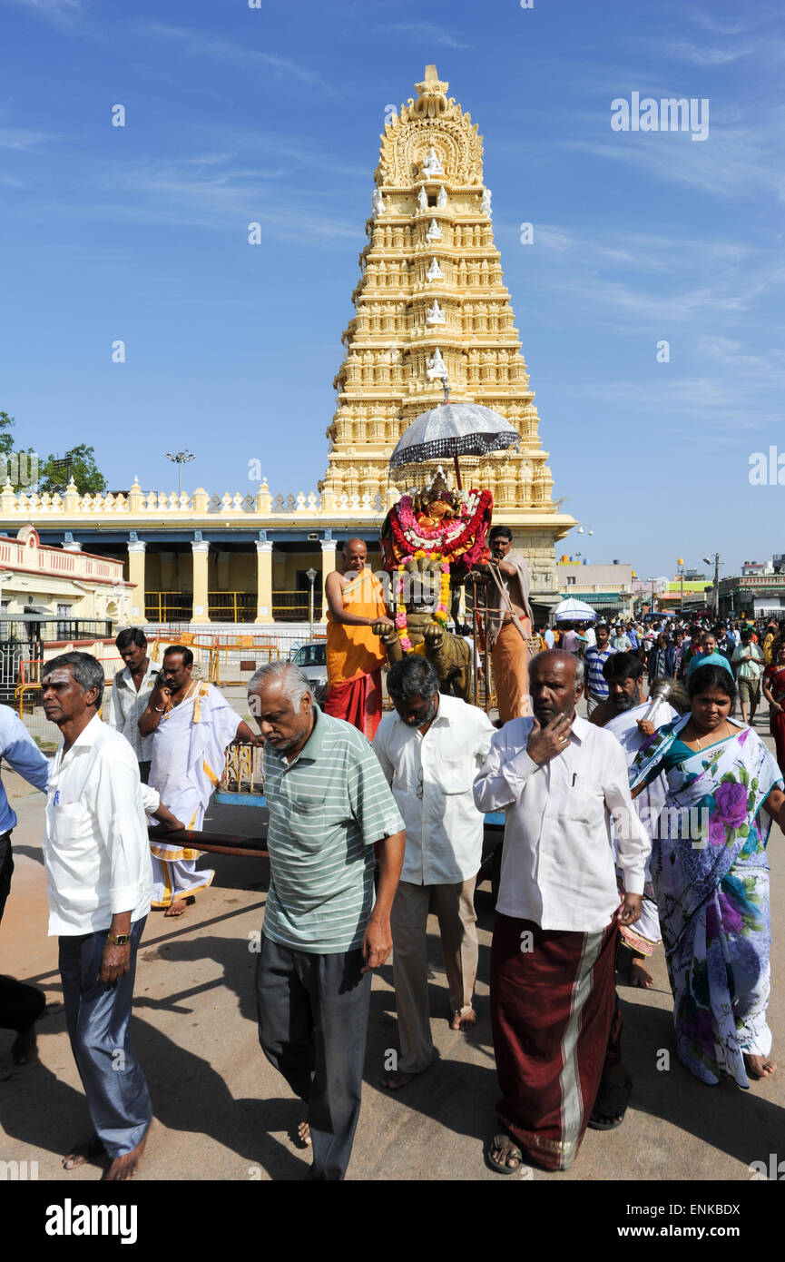 Karnataka temple procession hi-res stock photography and images - Alamy