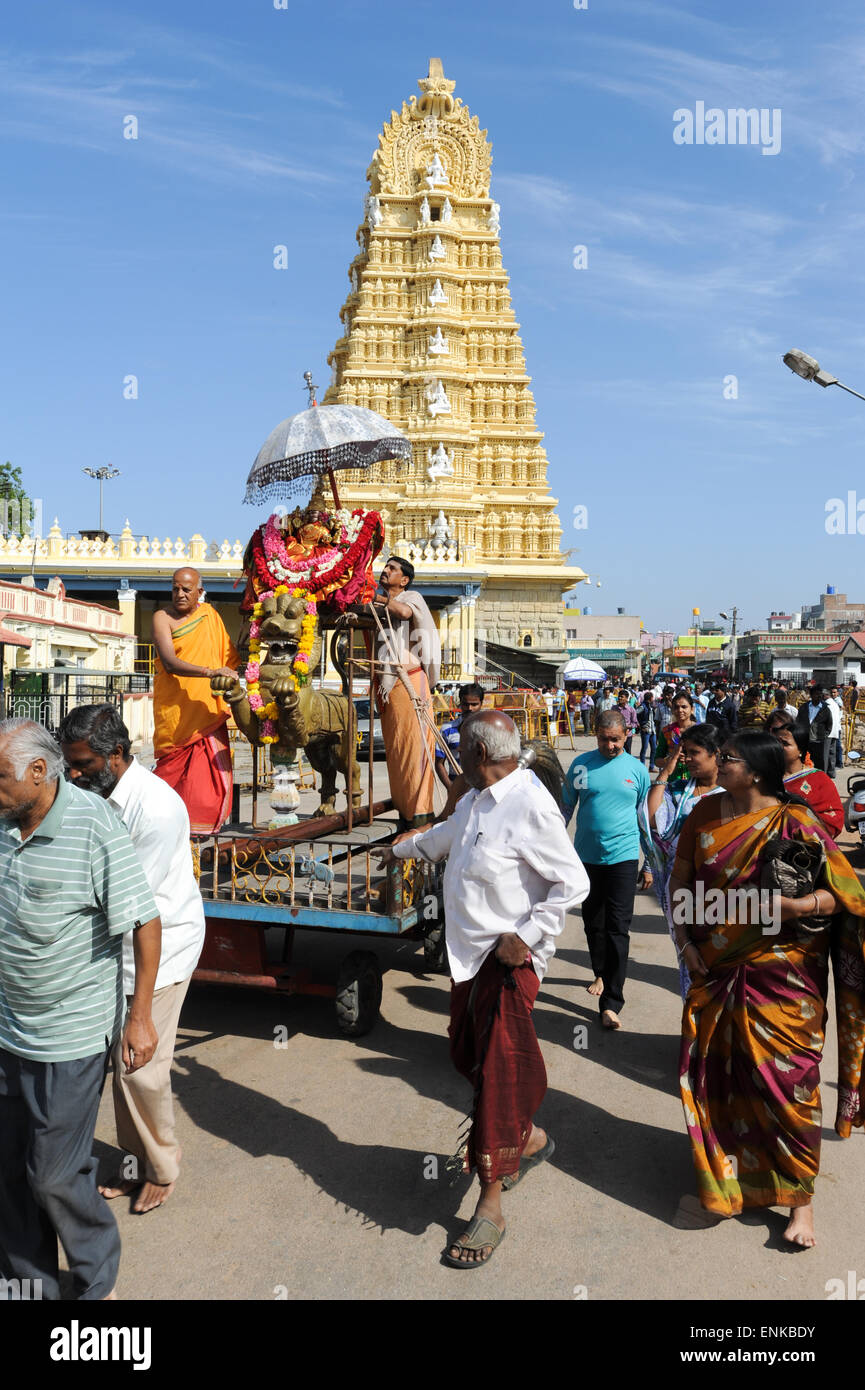 Karnataka temple procession hi-res stock photography and images - Alamy
