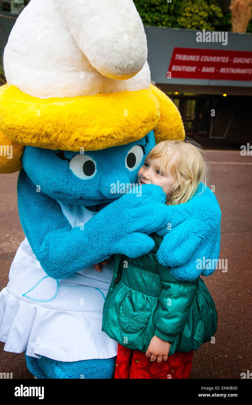 Mascot and amusement park hi-res stock photography and images - Alamy