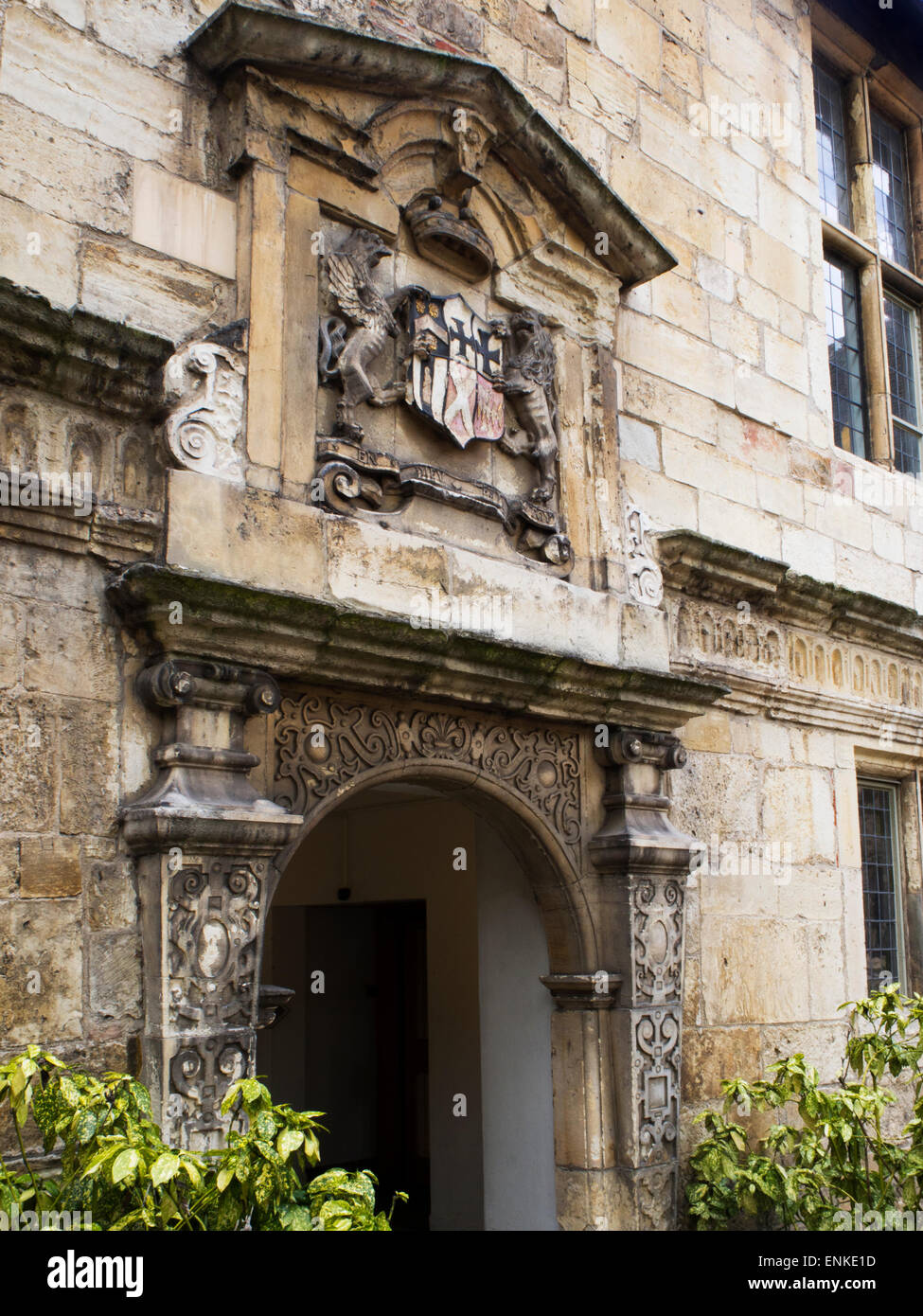 King's manor arch york hi-res stock photography and images - Alamy