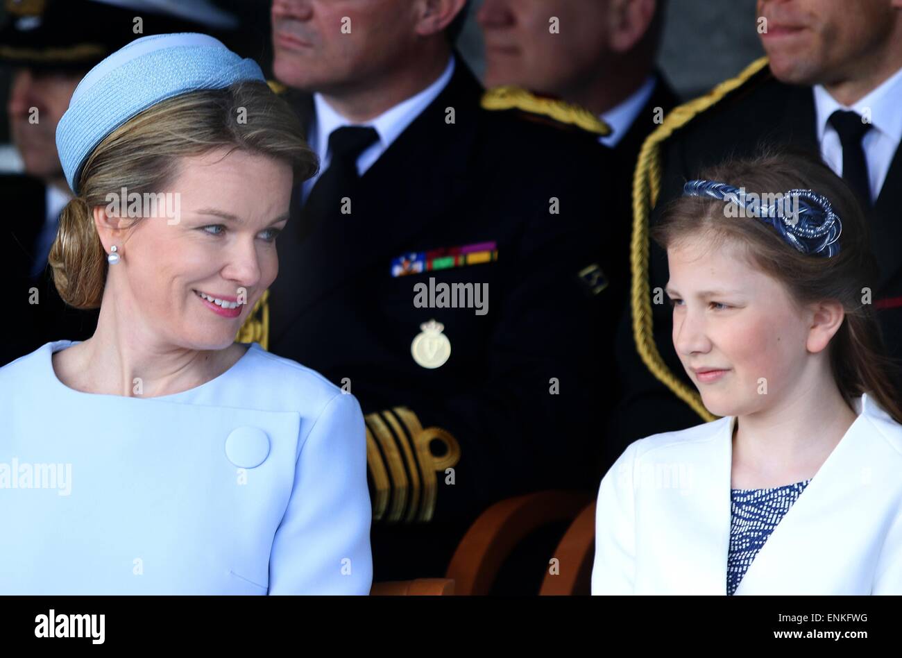 Queen Mathilde of Belgium and her daughter Crown Princess Elisabeth ...