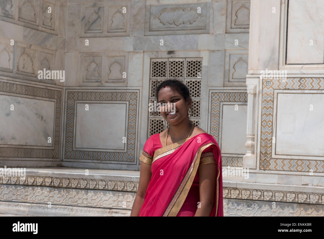 Indian girl taj mahal agra hi-res stock photography and images - Alamy