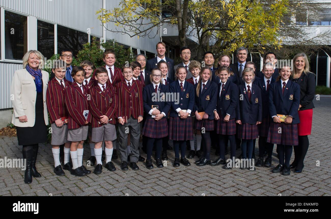 (150507) -- LAUNCESTON, May 7, 2015 (Xinhua) -- Students from Scotch ...