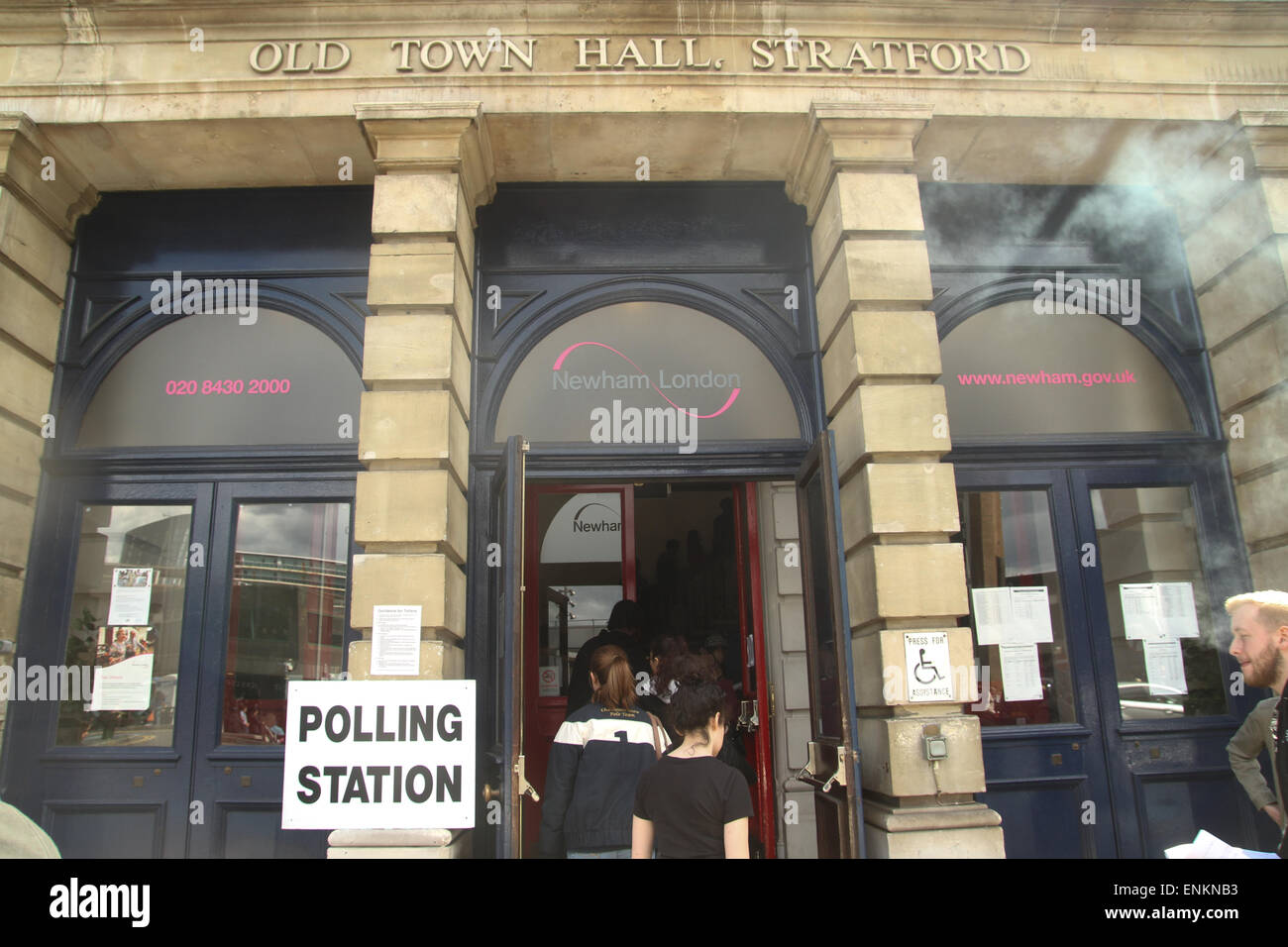 Queue polling station old hi-res stock photography and images - Alamy