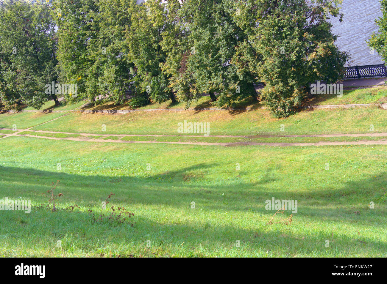 path in park Stock Photo - Alamy