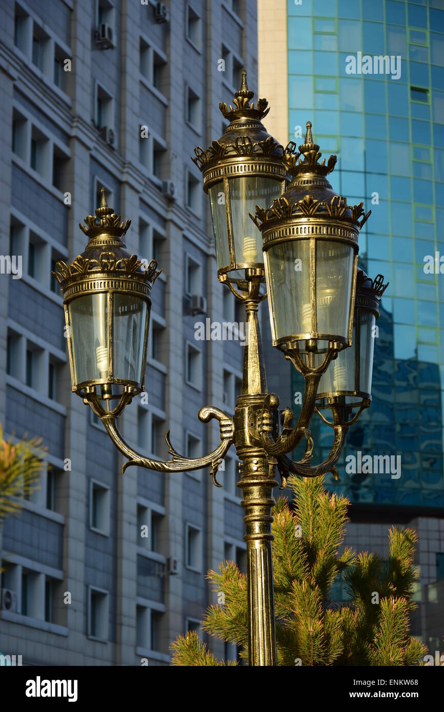 Street lamp photos hi-res stock photography and images - Alamy