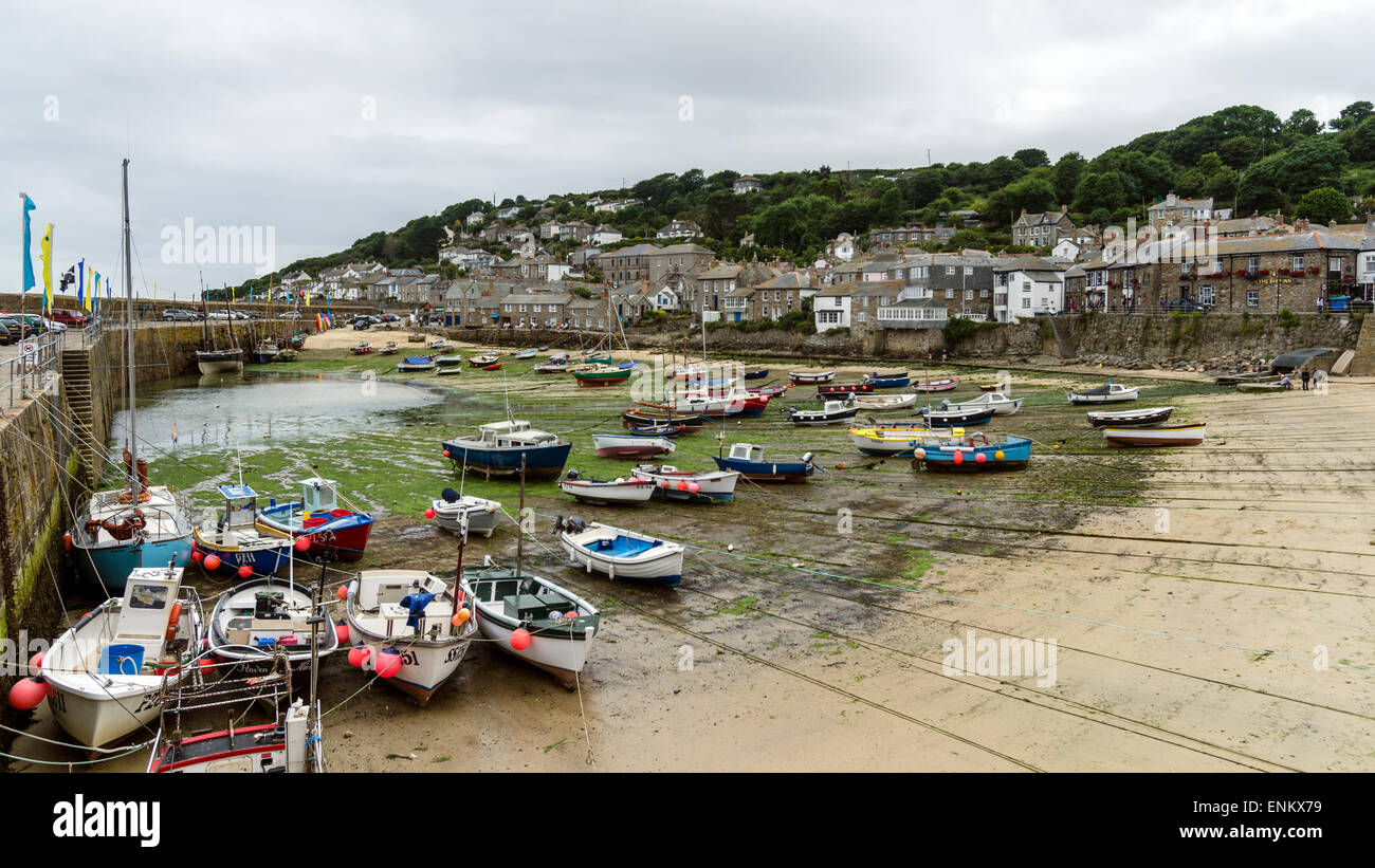 Cornwall england mousehole harbour wall hi-res stock photography and ...