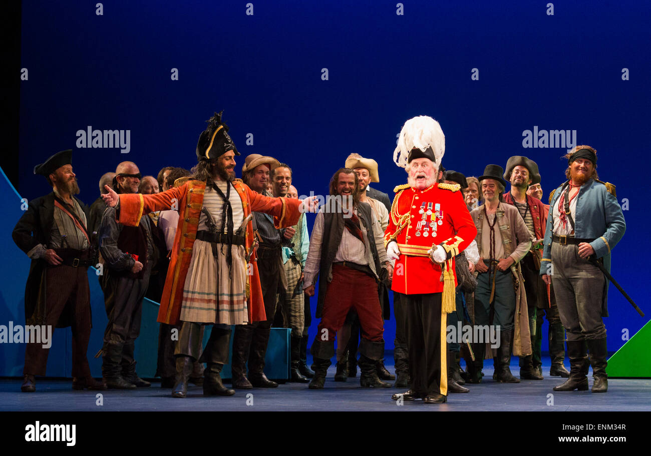 London, UK. 7 May 2015. Andrew Shore as Major-General Stanley and ...