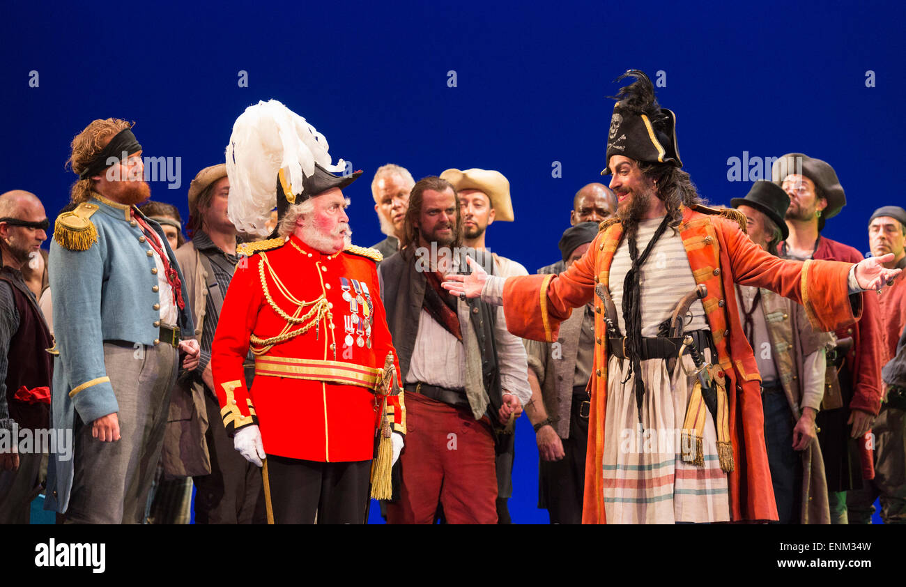 London, UK. 7 May 2015. Andrew Shore as Major-General Stanley and ...
