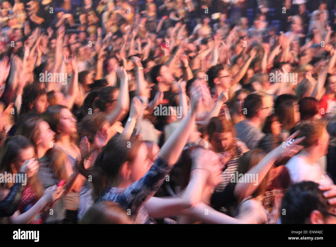 The crowd at the o2 arena hi-res stock photography and images - Alamy