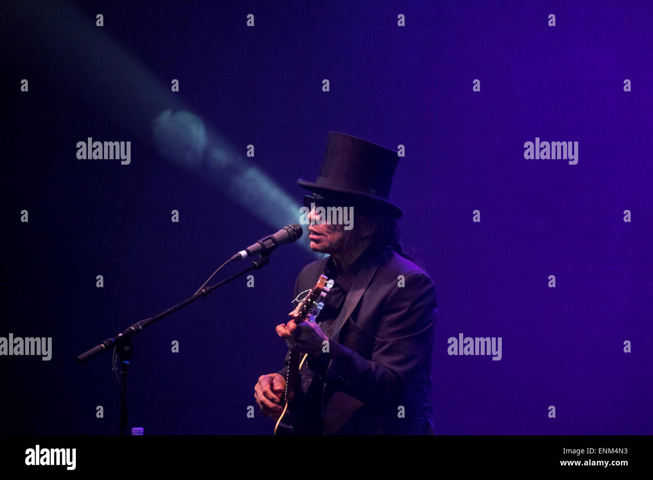 Sixto Diaz Rodríguez the Sugar Man plays the Royal Albert Hall. Subject ...