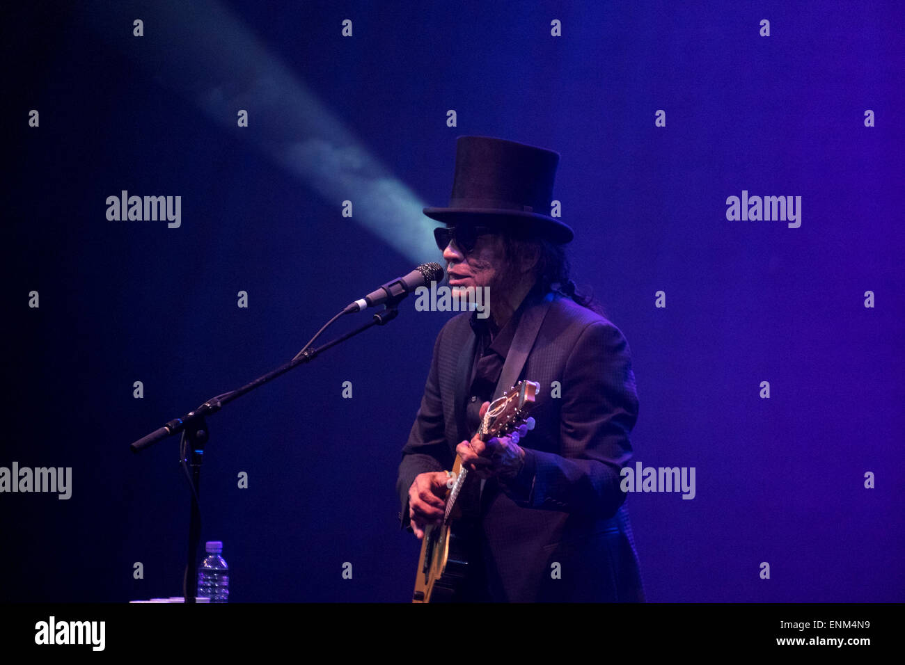 Sixto Diaz Rodríguez the Sugar Man plays the Royal Albert Hall. Subject ...