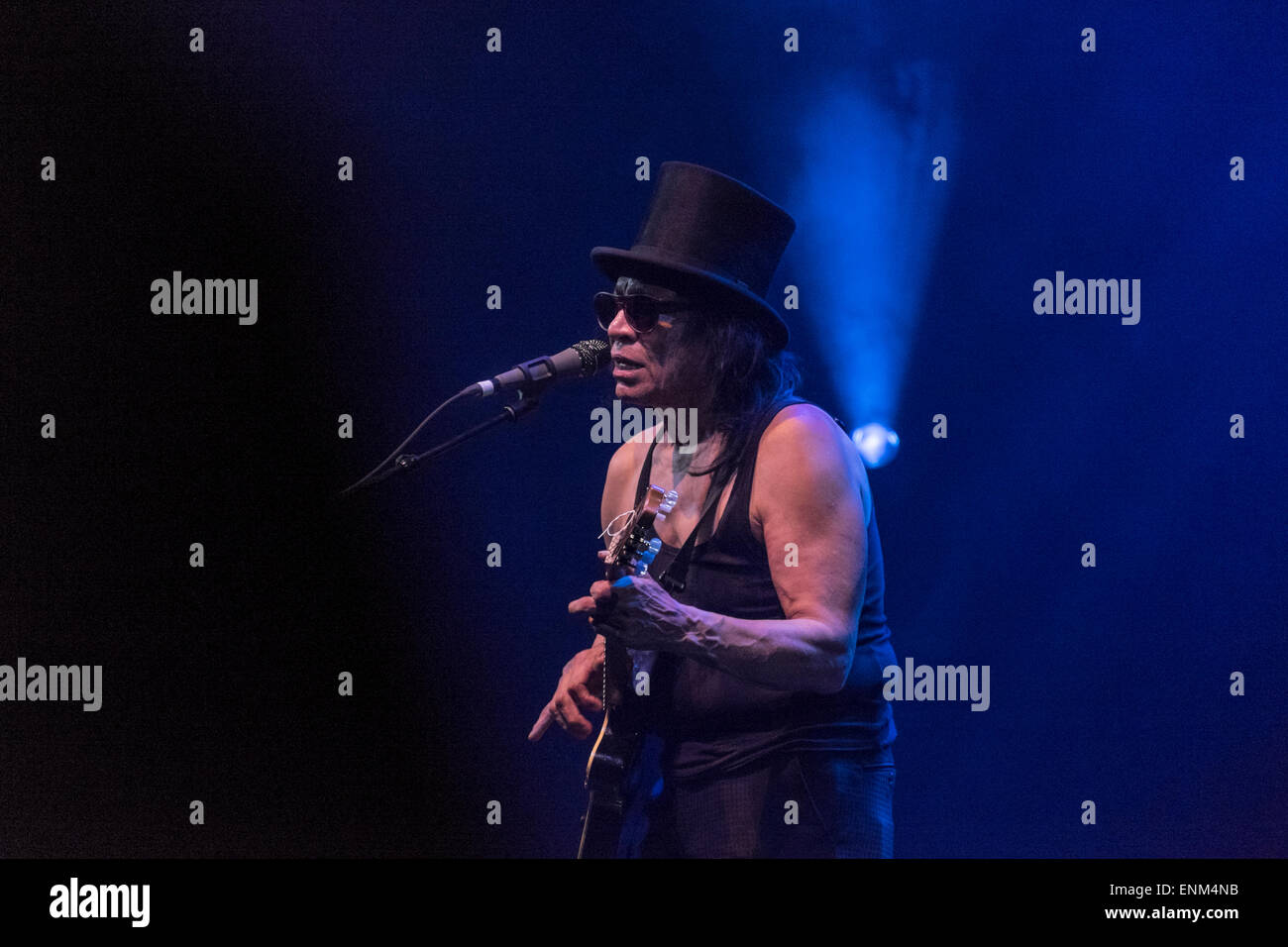 Sixto Diaz Rodríguez the Sugar Man plays the Royal Albert Hall. Subject ...