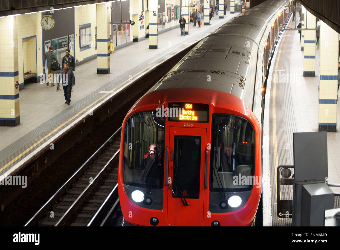 London Underground District Line Stock Photo - Alamy