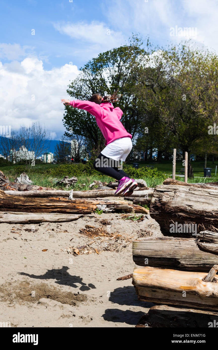 Vancouver beach logs hi-res stock photography and images - Alamy