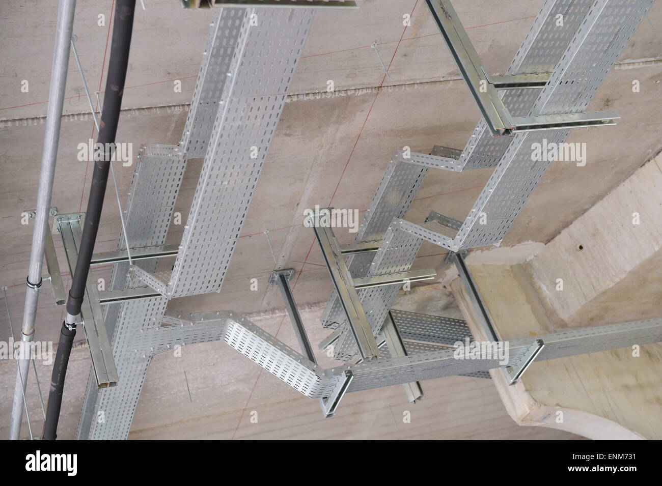Power cables ceiling hi-res stock photography and images - Alamy