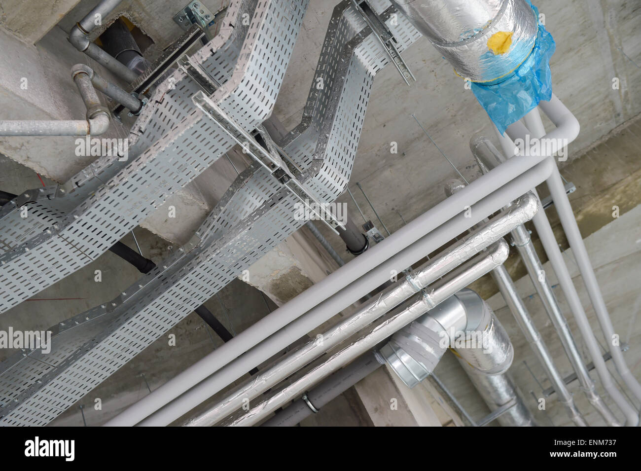 Power cables ceiling hi-res stock photography and images - Alamy