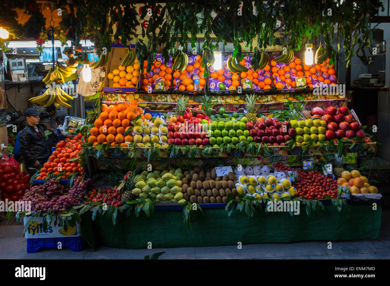 Grocery store fruit bananas hi-res stock photography and images - Alamy