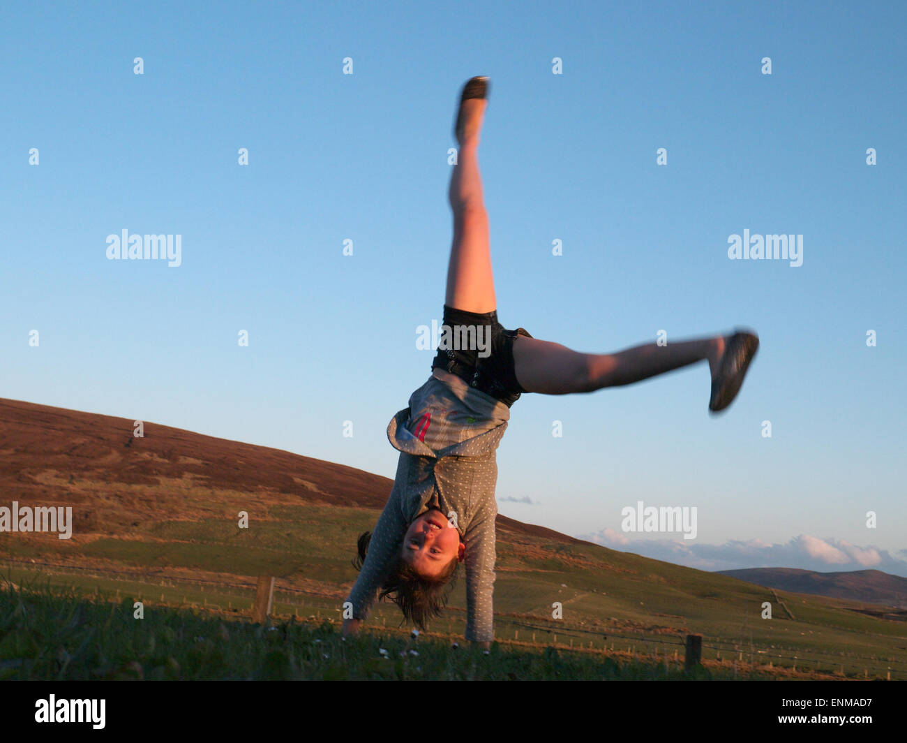 Handstand child hi-res stock photography and images - Alamy