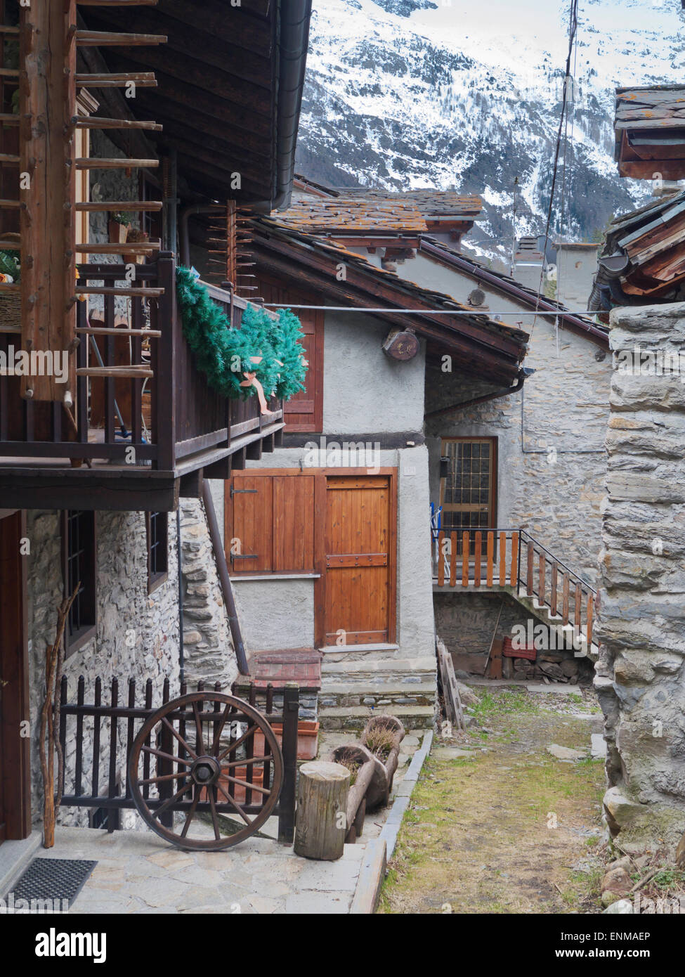 Rustic stone house hi-res stock photography and images - Alamy