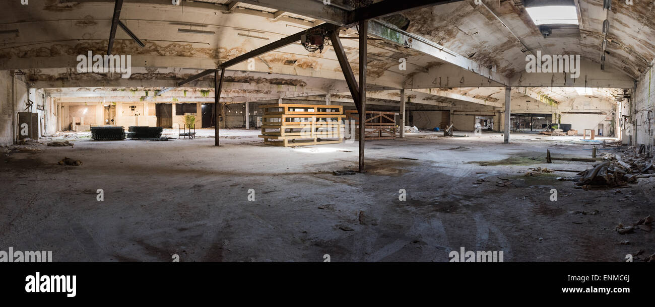 Inside old derelict warehouse hi-res stock photography and images - Alamy