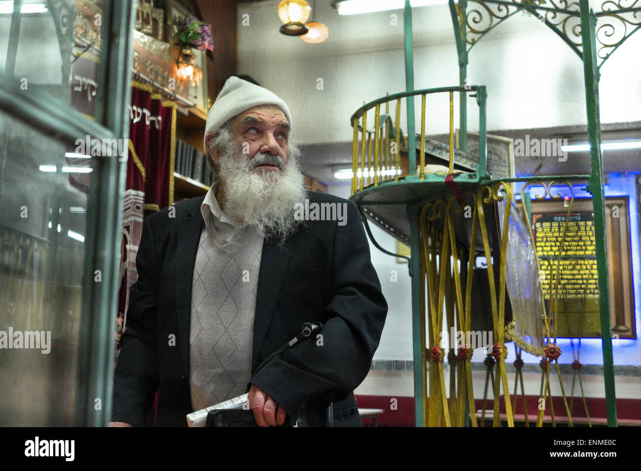 Jerusalem, Israel. 7th May, 2015. An elderly man with a white beard is ...