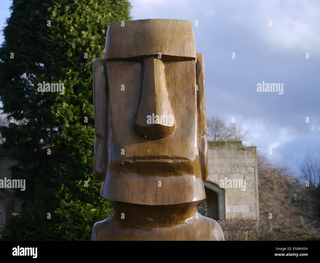 Moai wood carving Stock Photo - Alamy
