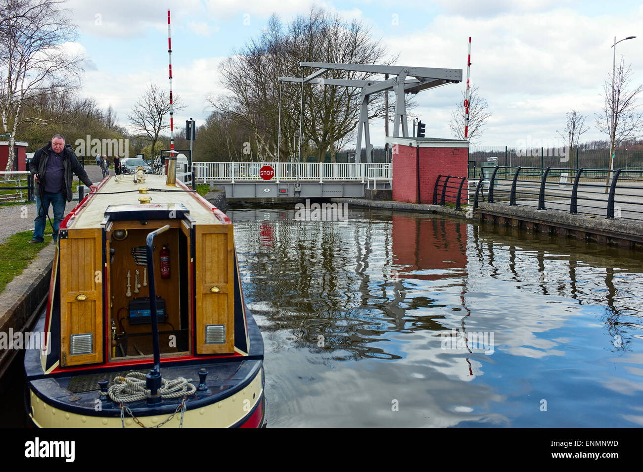 Plank Lane roadbridge at junction of Bridgewater and Leeds and ...