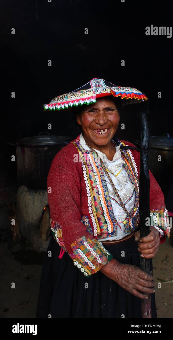Peruvian woman smiling with no teeth Stock Photo - Alamy