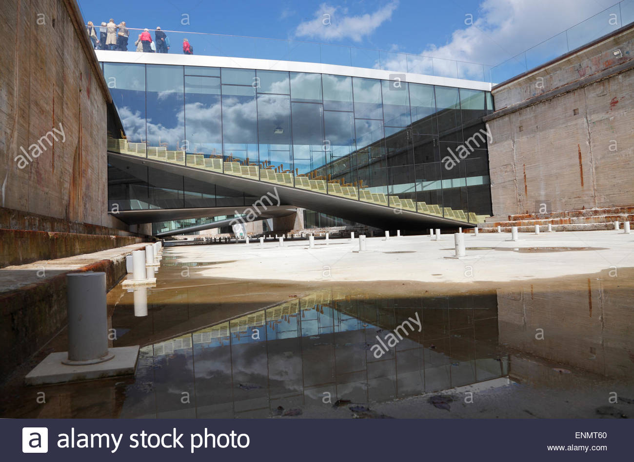 Old Dry Dock Stock Photos & Old Dry Dock Stock Images - Alamy