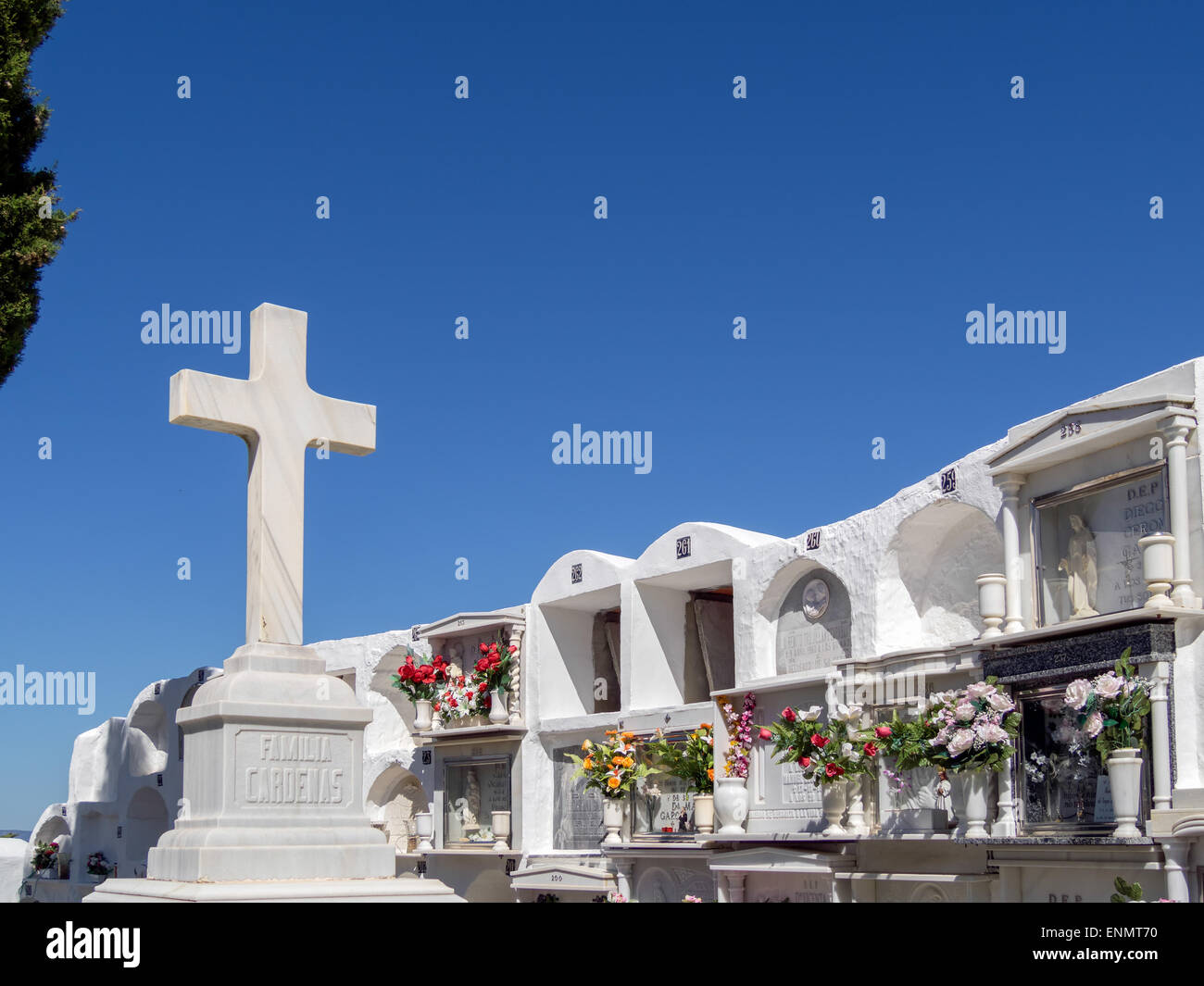 Inland cemetery hi-res stock photography and images - Alamy