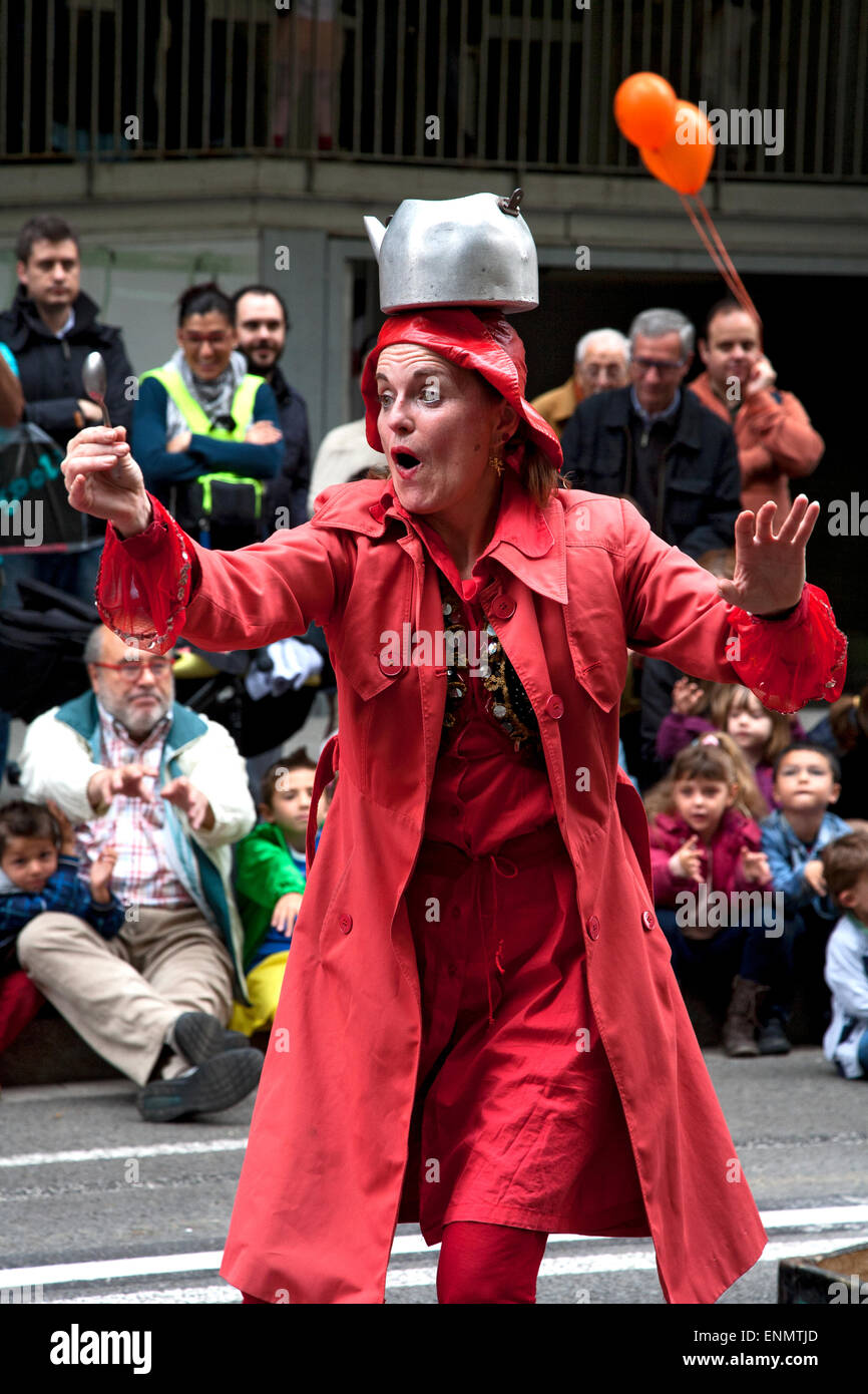 Street performer, Barcelona, Spain Stock Photo - Alamy
