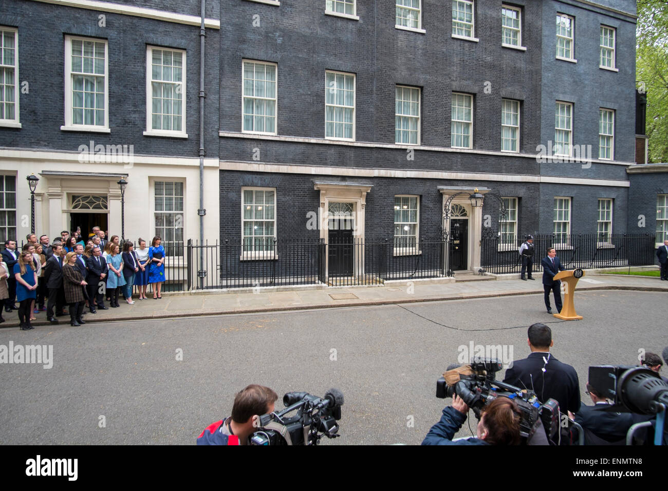 Downing street staff hi-res stock photography and images - Alamy